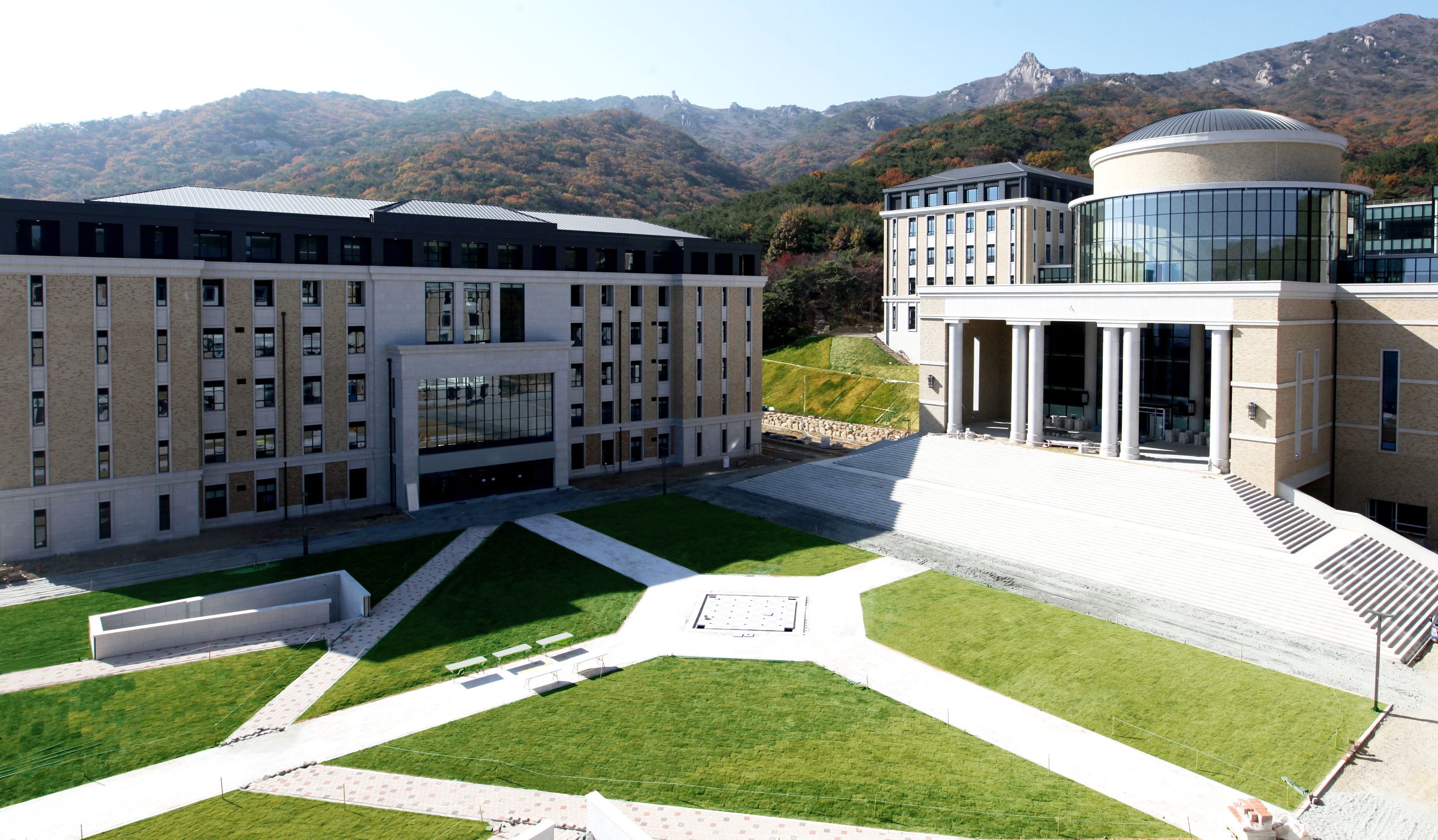 Busan University of Foreign Studies | K-campus