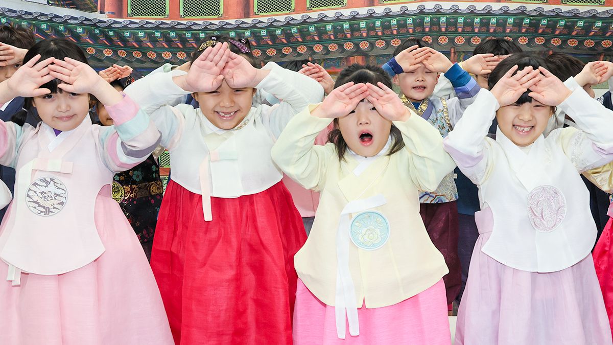 Celebrate Lunar New Year with gift-giving tradition | K-campus